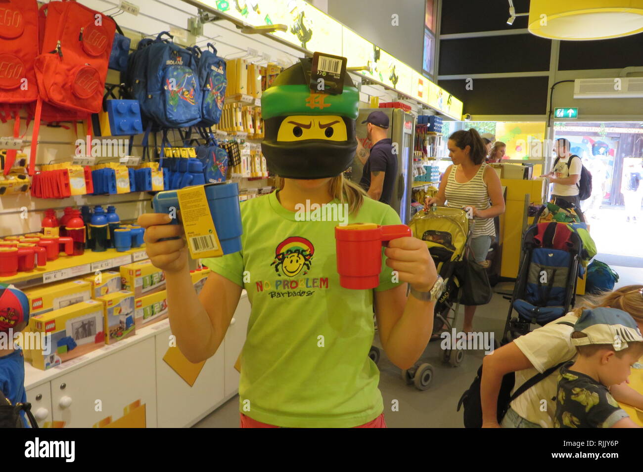 Girl building lego hi-res stock photography and images - Alamy