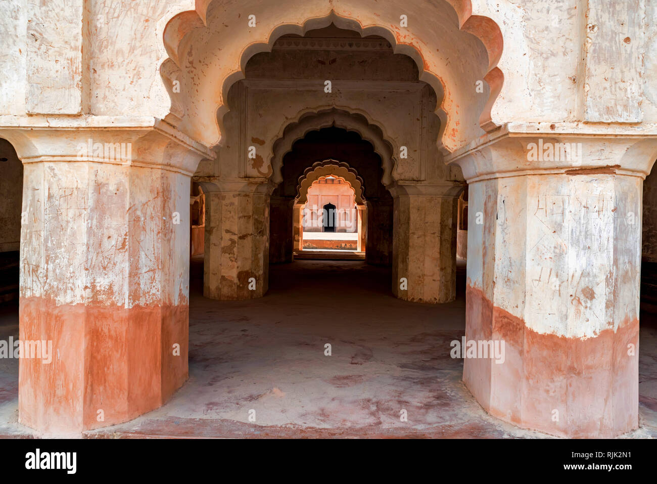 View through archway of Jahangir Mahal or Raja Palace Inside Orchha ...