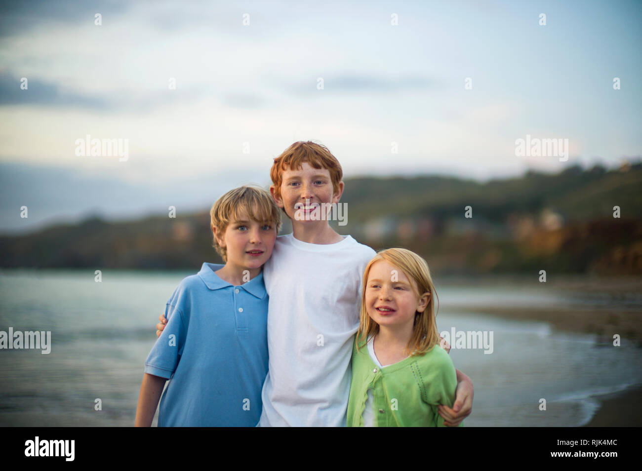 Three sisters and brother hi-res stock photography and images - Alamy