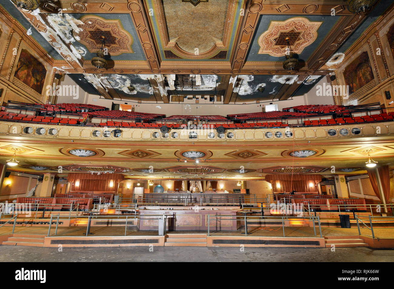 Paramount cinema hi-res stock photography and images - Alamy