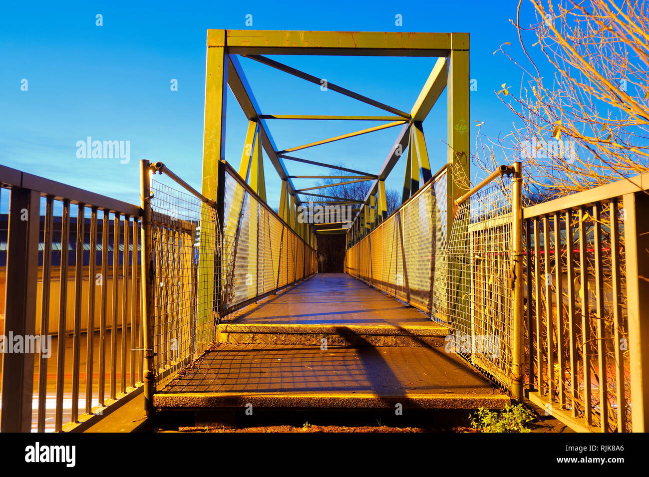 Raised pedestrian crossing hi-res stock photography and images - Alamy