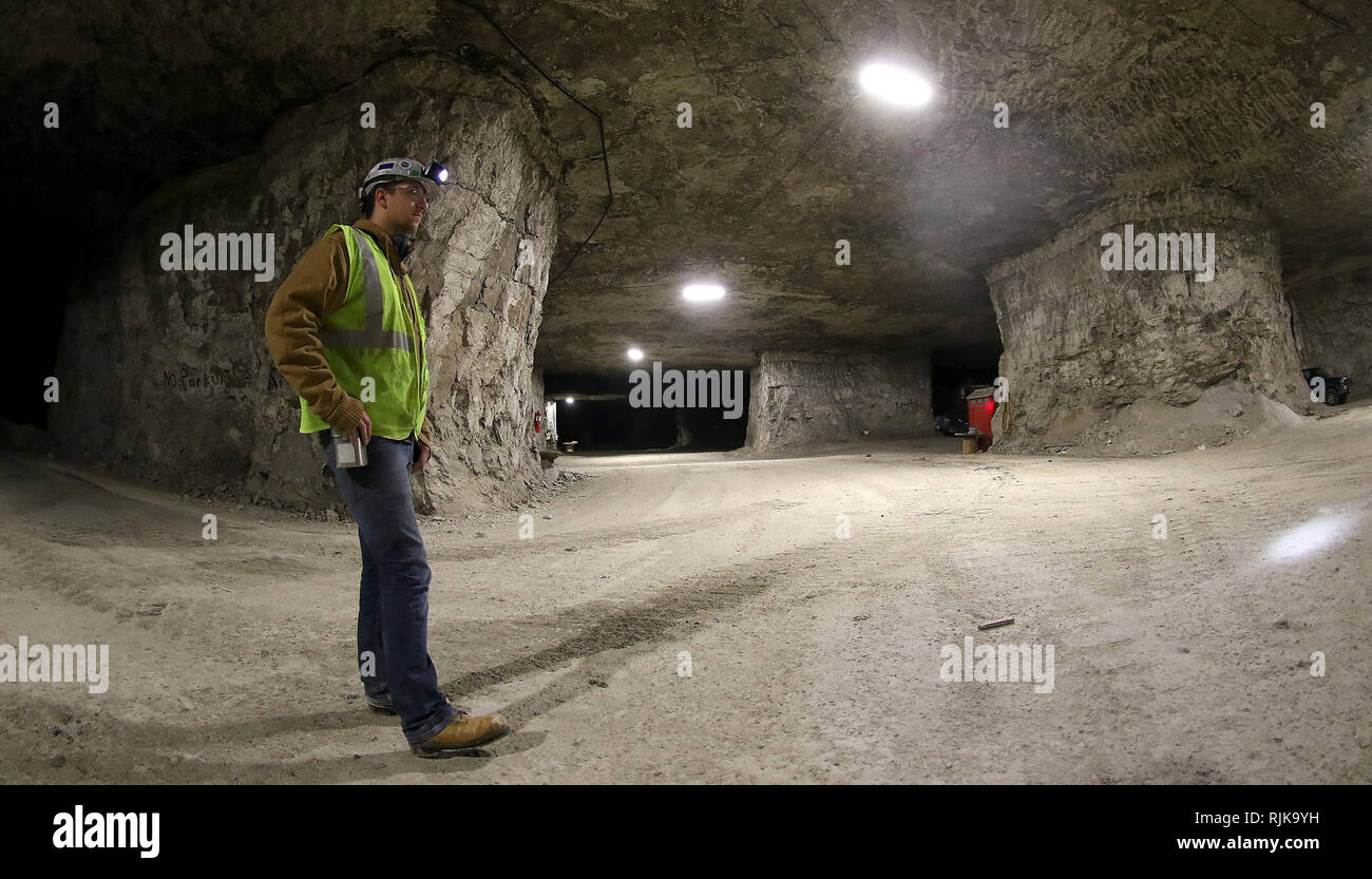 Buffalo, Iowa, USA. 29th Dec, 2016. Mark Klimek with Linwood Mining ...