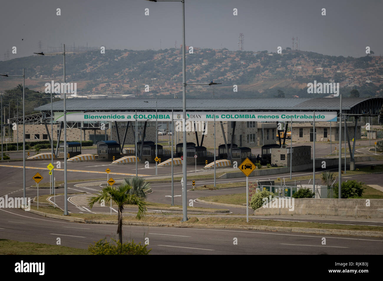 Border crossing colombia hi-res stock photography and images - Alamy