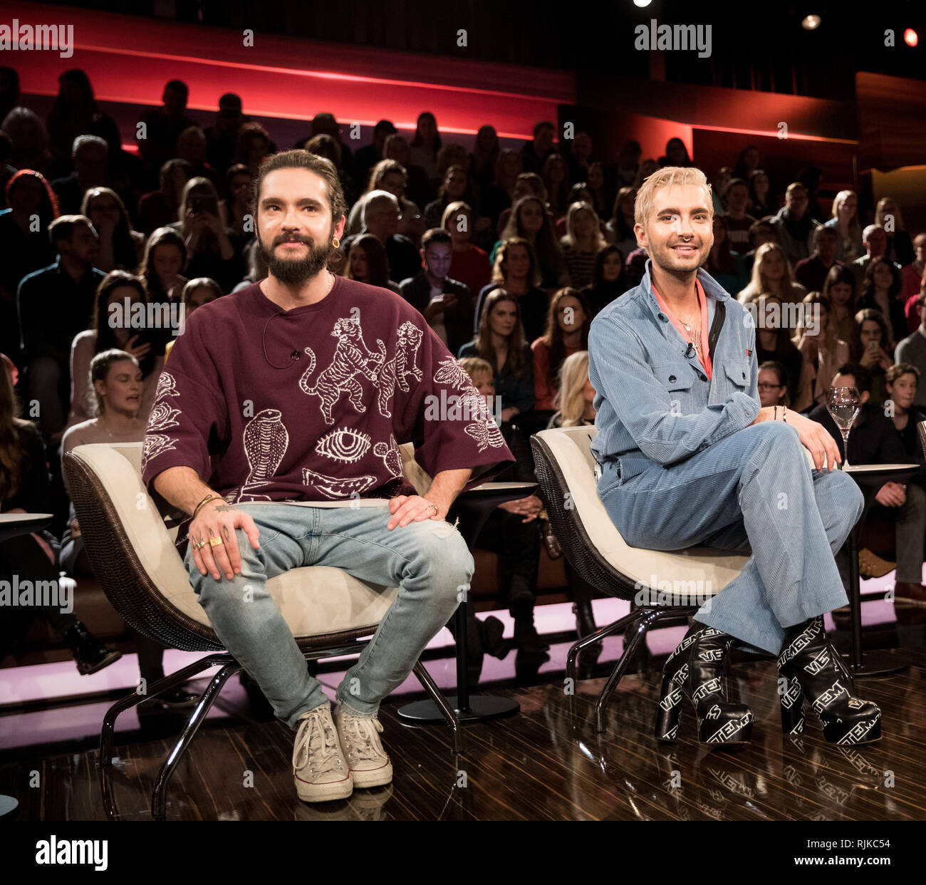 Hamburg, Germany. 06th Feb, 2019. The brothers Tom (l) and Bill Kaulitz ...