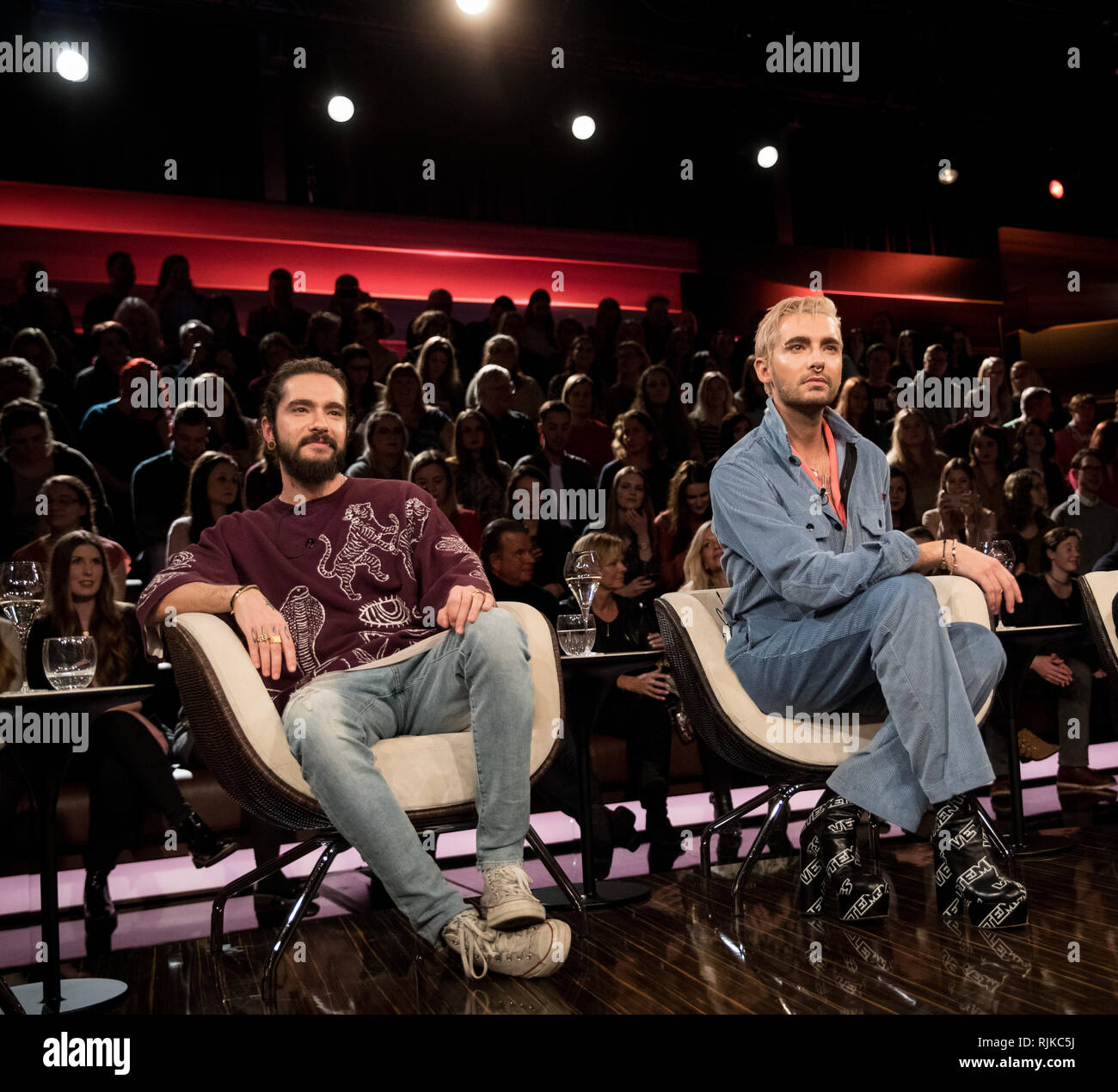 Hamburg, Germany. 06th Feb, 2019. The brothers Tom (l) and Bill Kaulitz ...