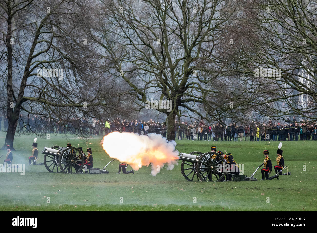 Artillery cannon horse hi-res stock photography and images - Alamy