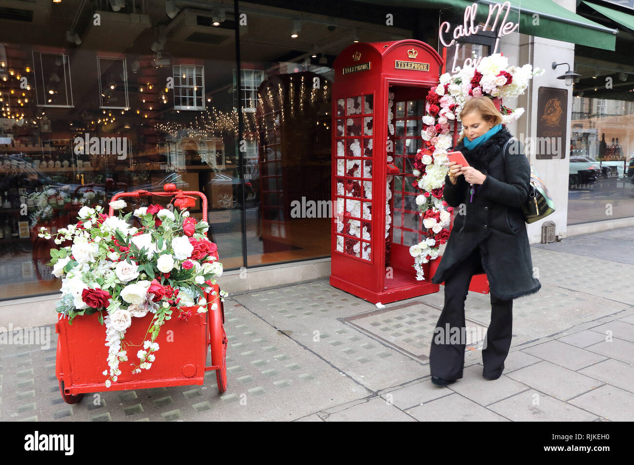 Mayfair roses hi-res stock photography and images - Alamy