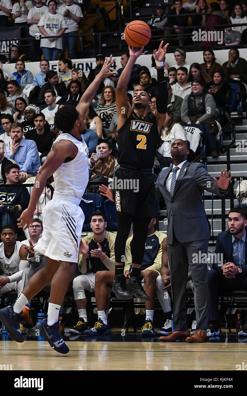 Washington, DC, USA. 11th Jan, 2016. George Washington Head Coach ...