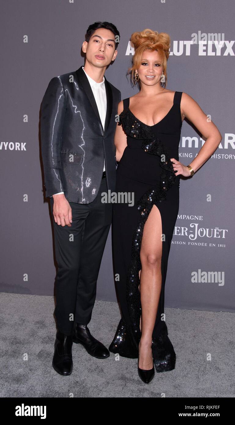 Jillian hervey and lucas goodman hi-res stock photography and images ...