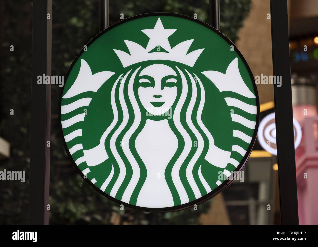 American multinational chain starbucks coffee hi-res stock photography ...