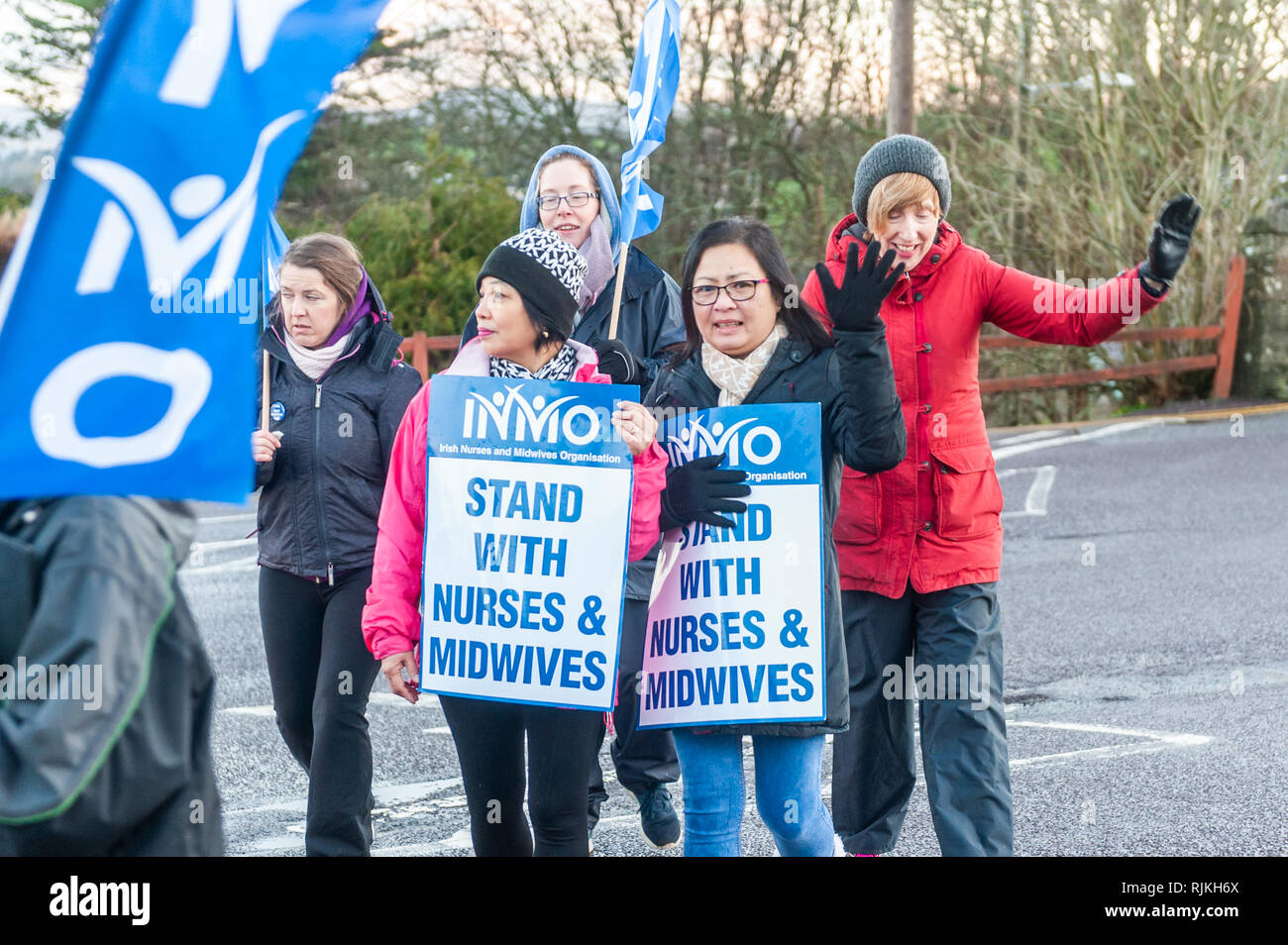 Bantry, West Cork, Ireland. 7th Feb, 2019. Striking nurses from Bantry ...