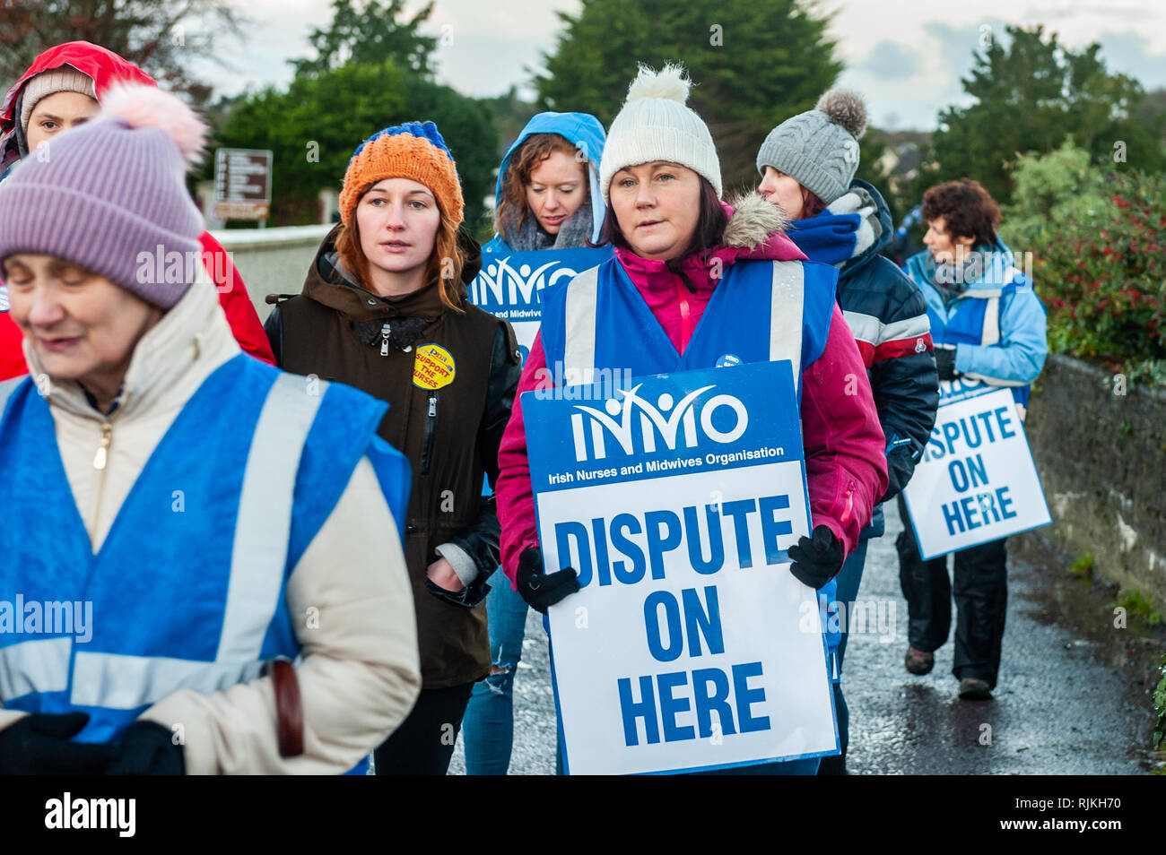 Bantry, West Cork, Ireland. 7th Feb, 2019. Striking nurses from Bantry ...