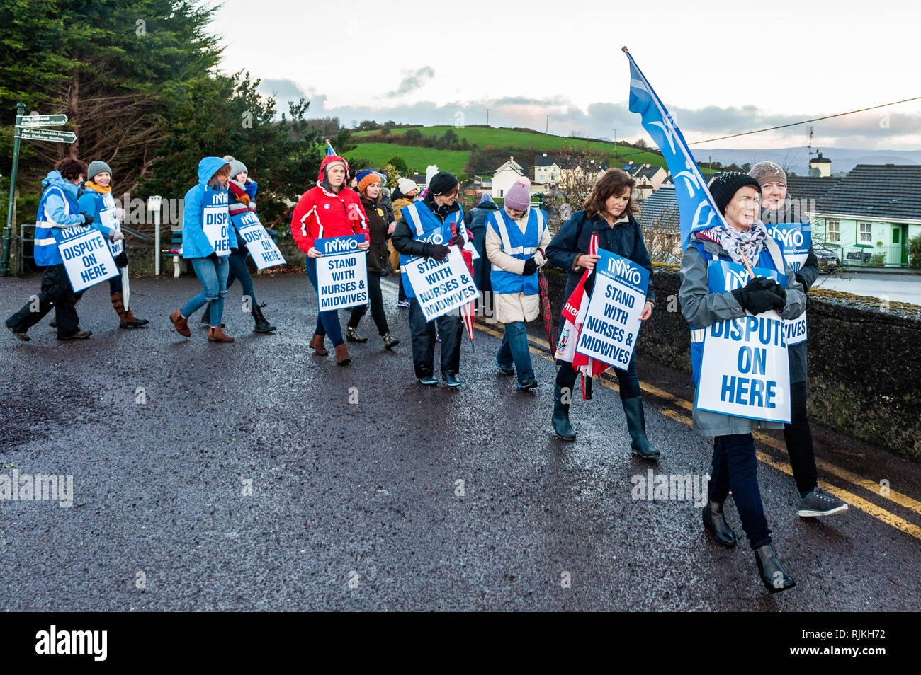 Bantry, West Cork, Ireland. 7th Feb, 2019. Striking nurses from Bantry ...