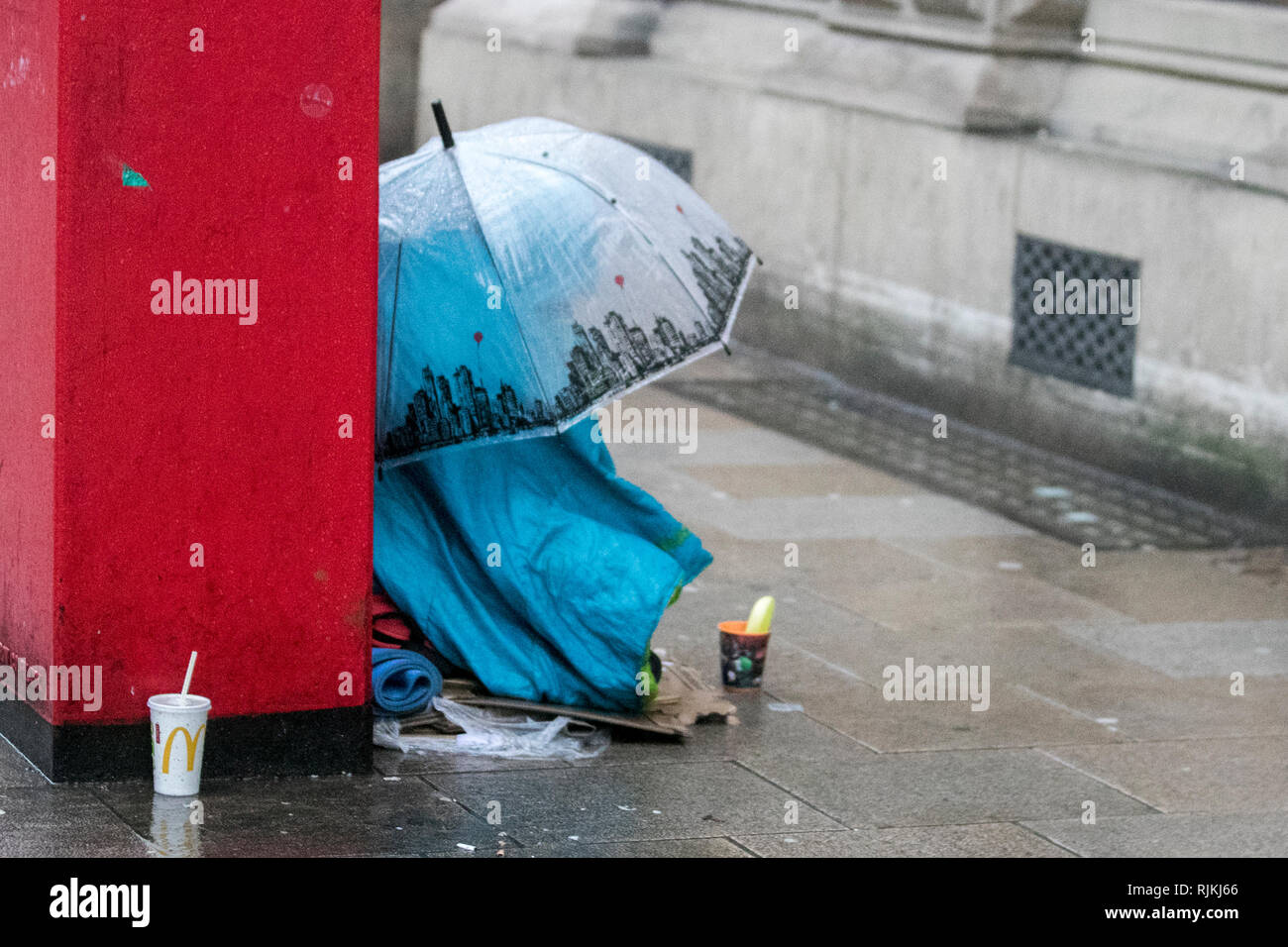 Homeles beggar hi-res stock photography and images - Alamy