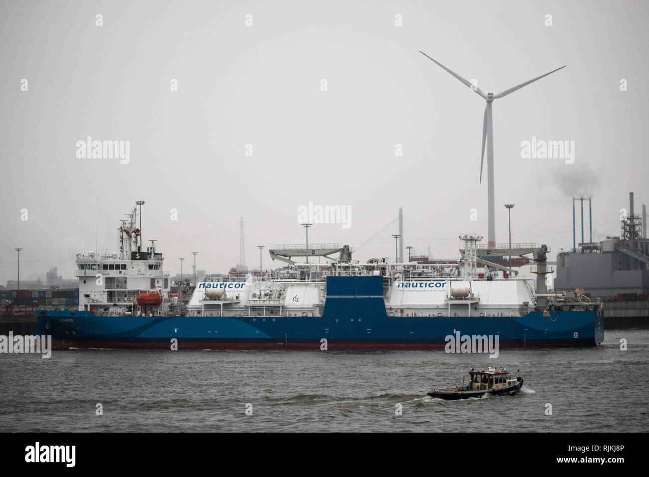Hamburg, Germany. 07th Feb, 2019. The LNG bunker ship "Kairos" calls at ...