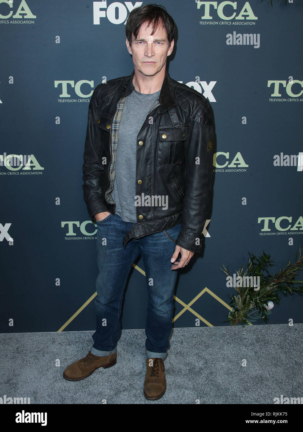 PASADENA, LOS ANGELES, CA, USA - FEBRUARY 06: Actor Stephen Moyer ...