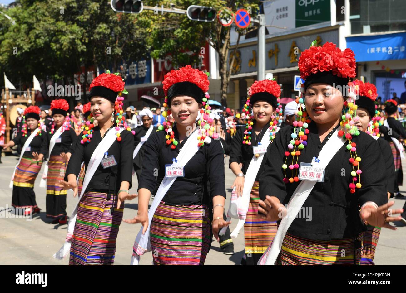 Lahu dance hi-res stock photography and images - Alamy
