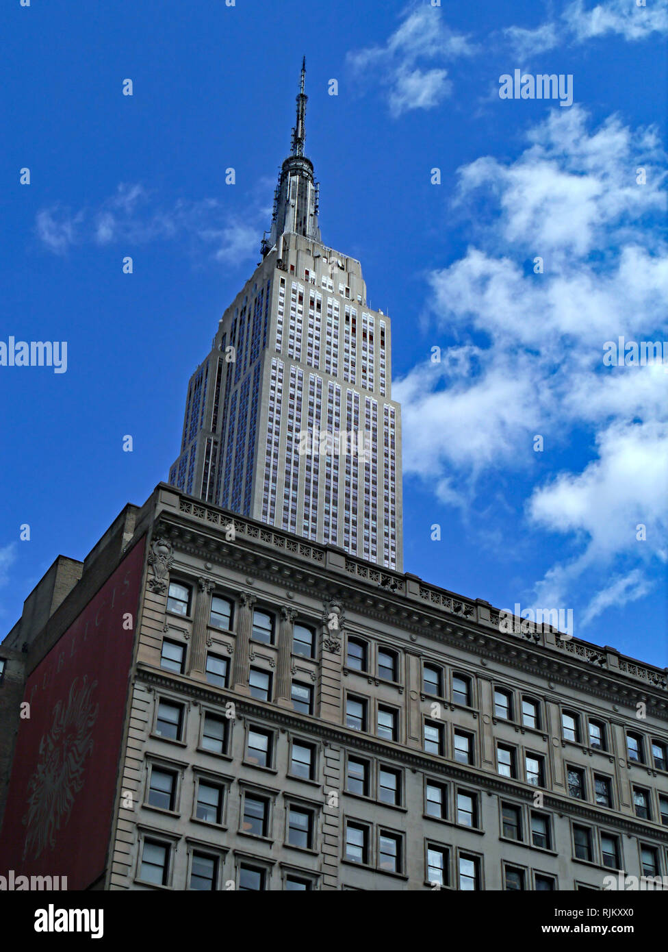 Surrounded by office buildings hi-res stock photography and images - Alamy