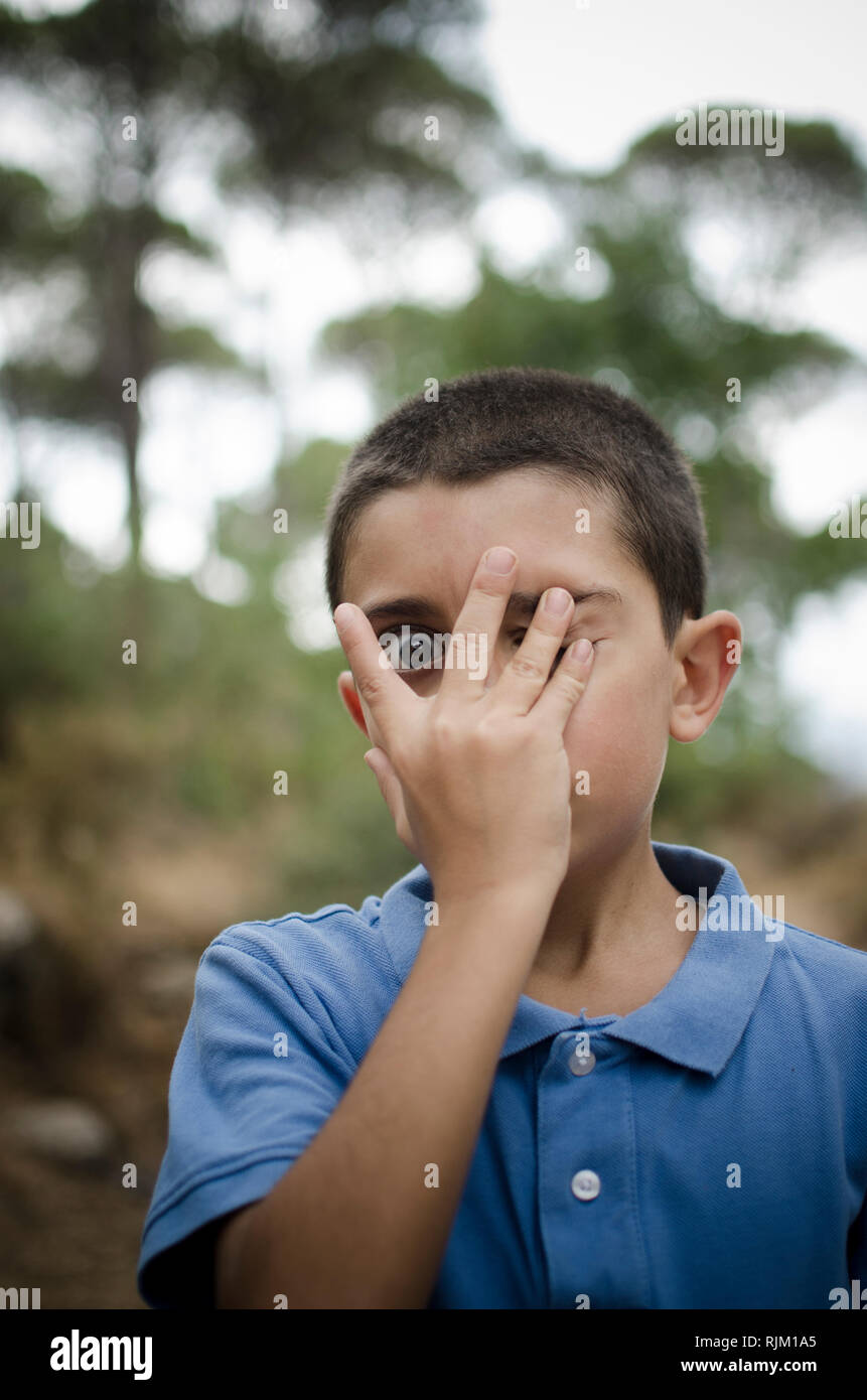 Scared boy hi-res stock photography and images - Alamy