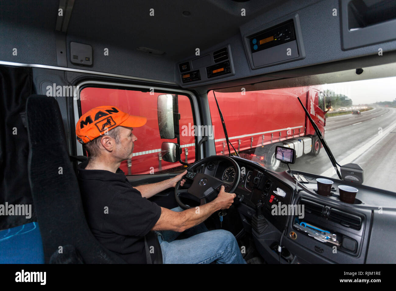 Commercial vehicle driver hi-res stock photography and images - Alamy