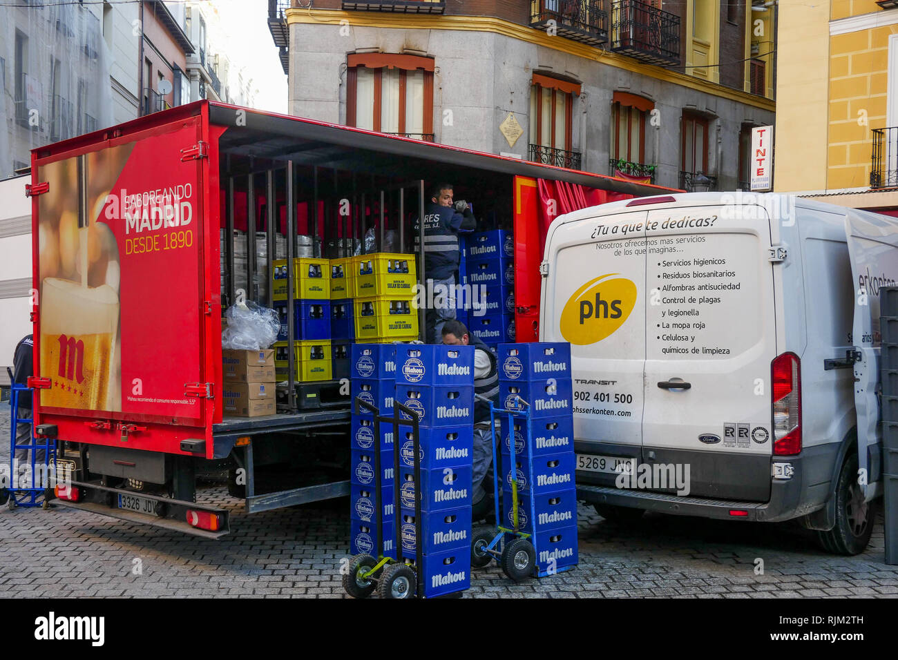 Mahou beer madrid hi-res stock photography and images - Alamy