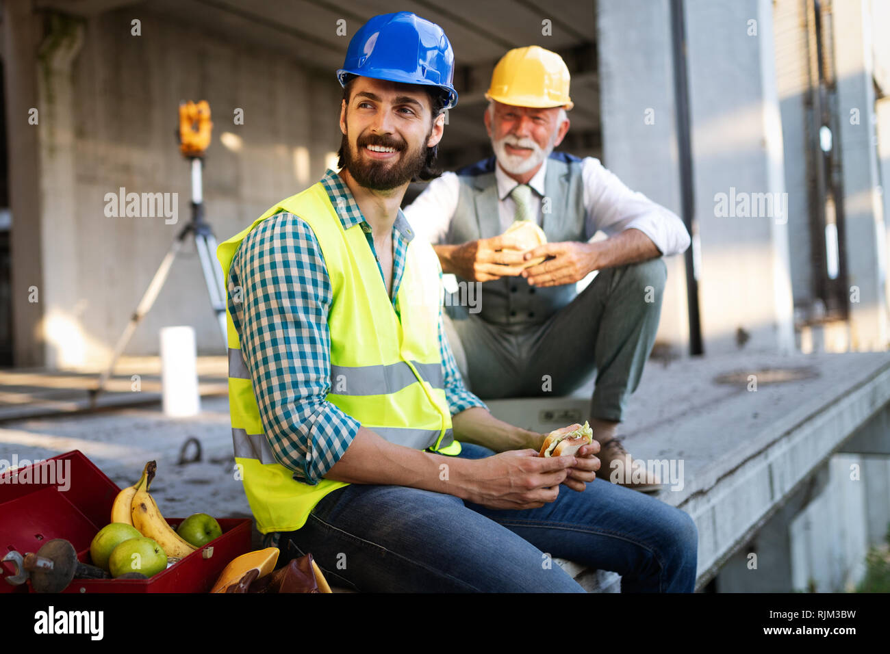 Construction worker break hi-res stock photography and images - Alamy