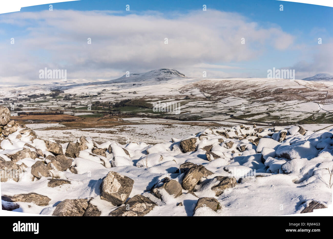 Winter landscape and snow covered scenery from Smearsett Scar looking ...