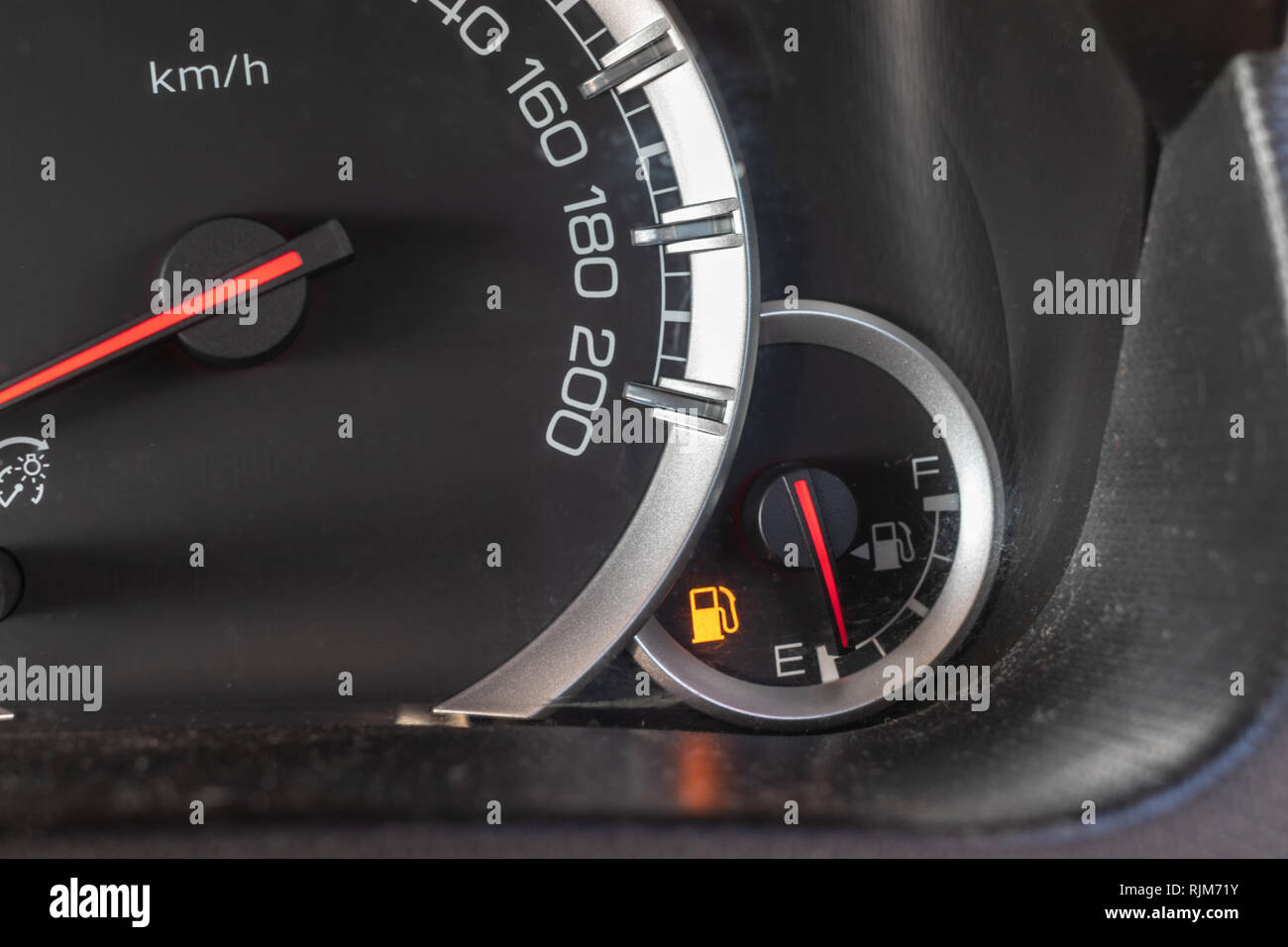 Low fuel alert hi-res stock photography and images - Alamy
