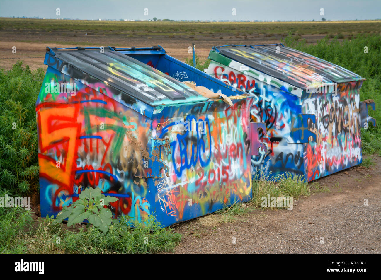Painted dumpster hi-res stock photography and images - Alamy