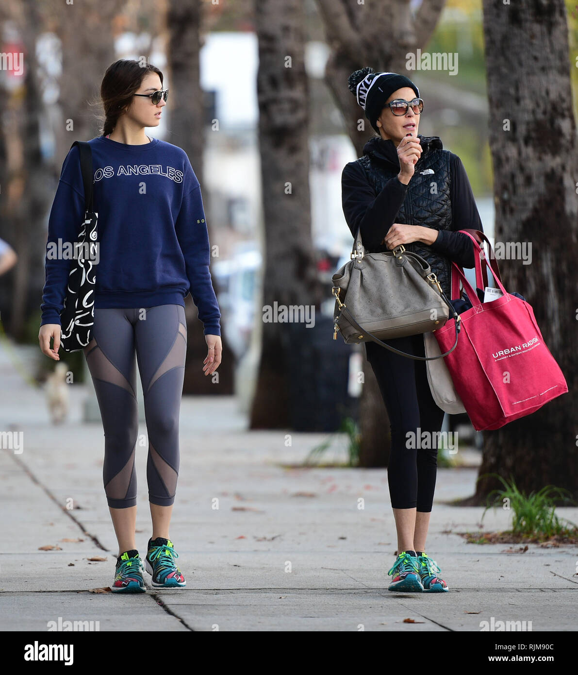 Teri Hatcher and Emerson Rose Tenney go for a mother-daughter workout ...