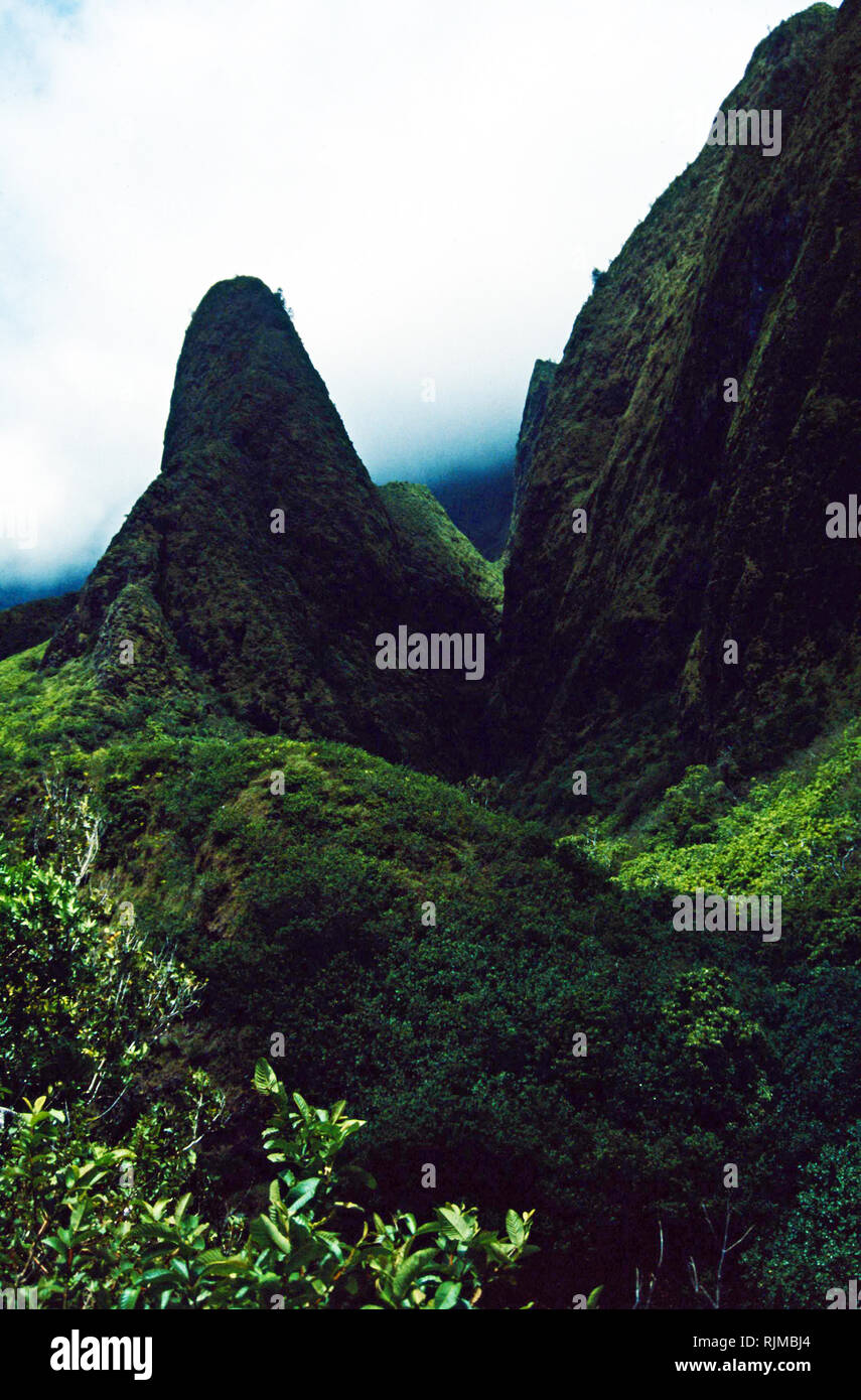 Iao needle hi-res stock photography and images - Alamy
