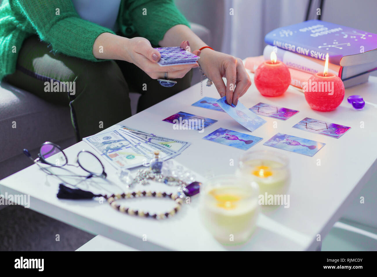 Woman looking to the future hi-res stock photography and images - Alamy