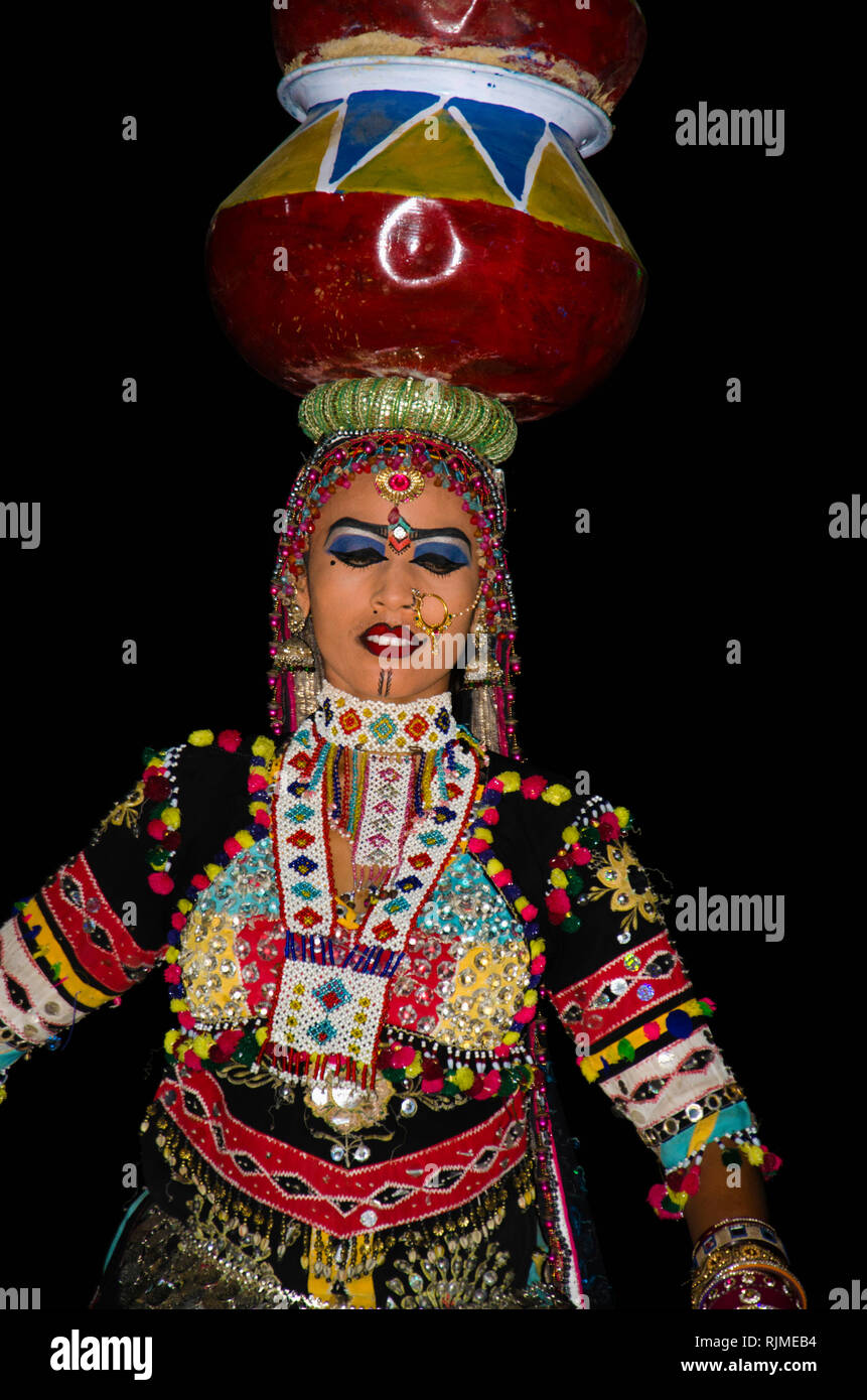 Dance desert rajasthan hi-res stock photography and images - Alamy