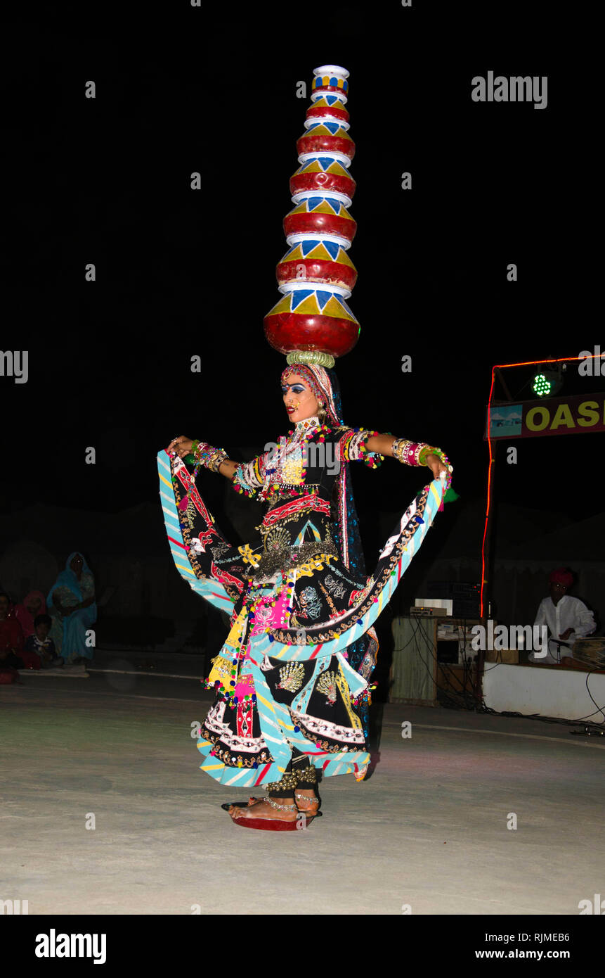 Rajasthani matka dance hi-res stock photography and images - Alamy