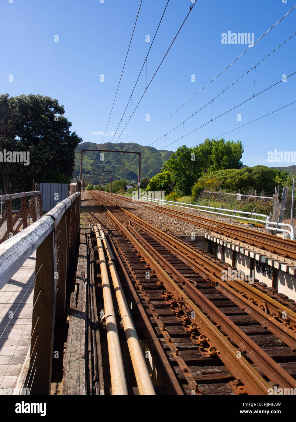 Overhead rail power lines hi-res stock photography and images - Alamy