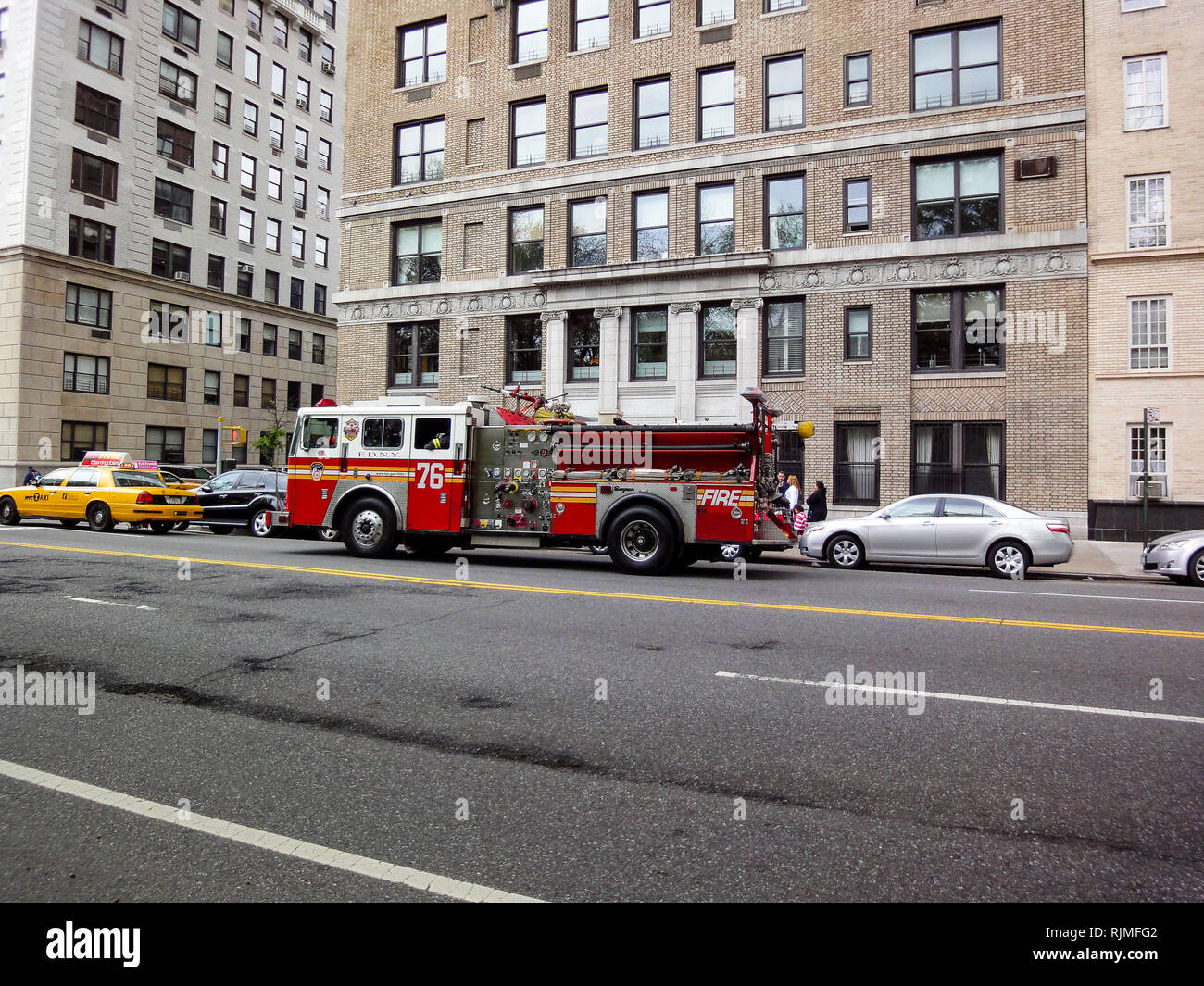 New yotk firefighters hi-res stock photography and images - Alamy