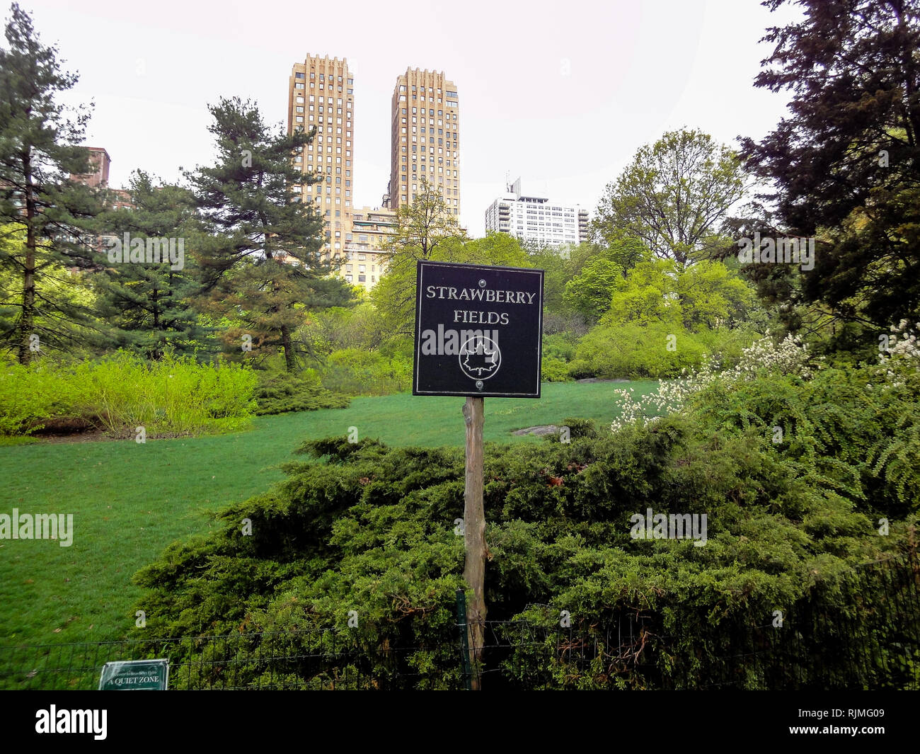 Strawberry fields, Central Park, New-York, USA Stock Photo - Alamy