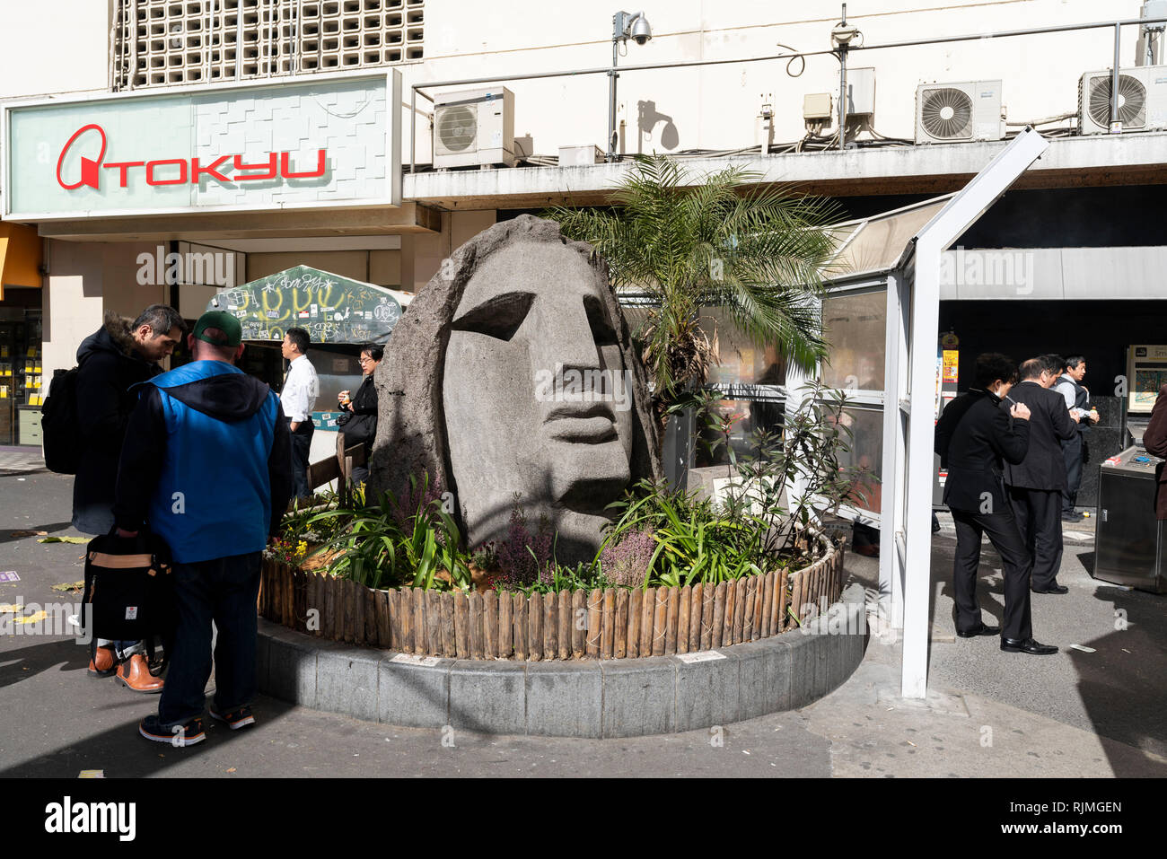 Moyai statue, Shibuya, Tokyo, Japan Stock Photo - Alamy