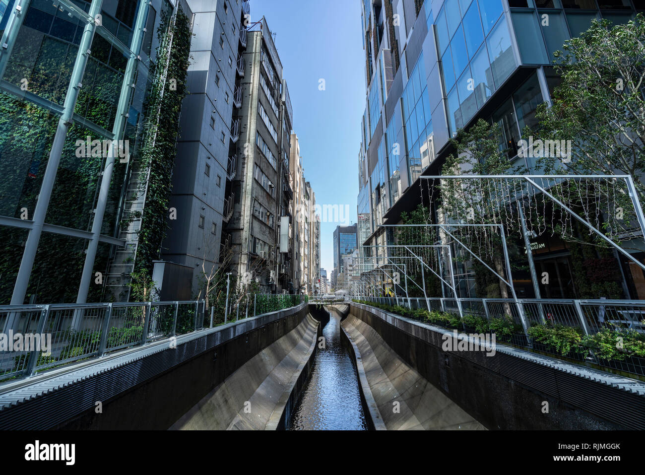 Modern shibuya stream building hi-res stock photography and images - Alamy