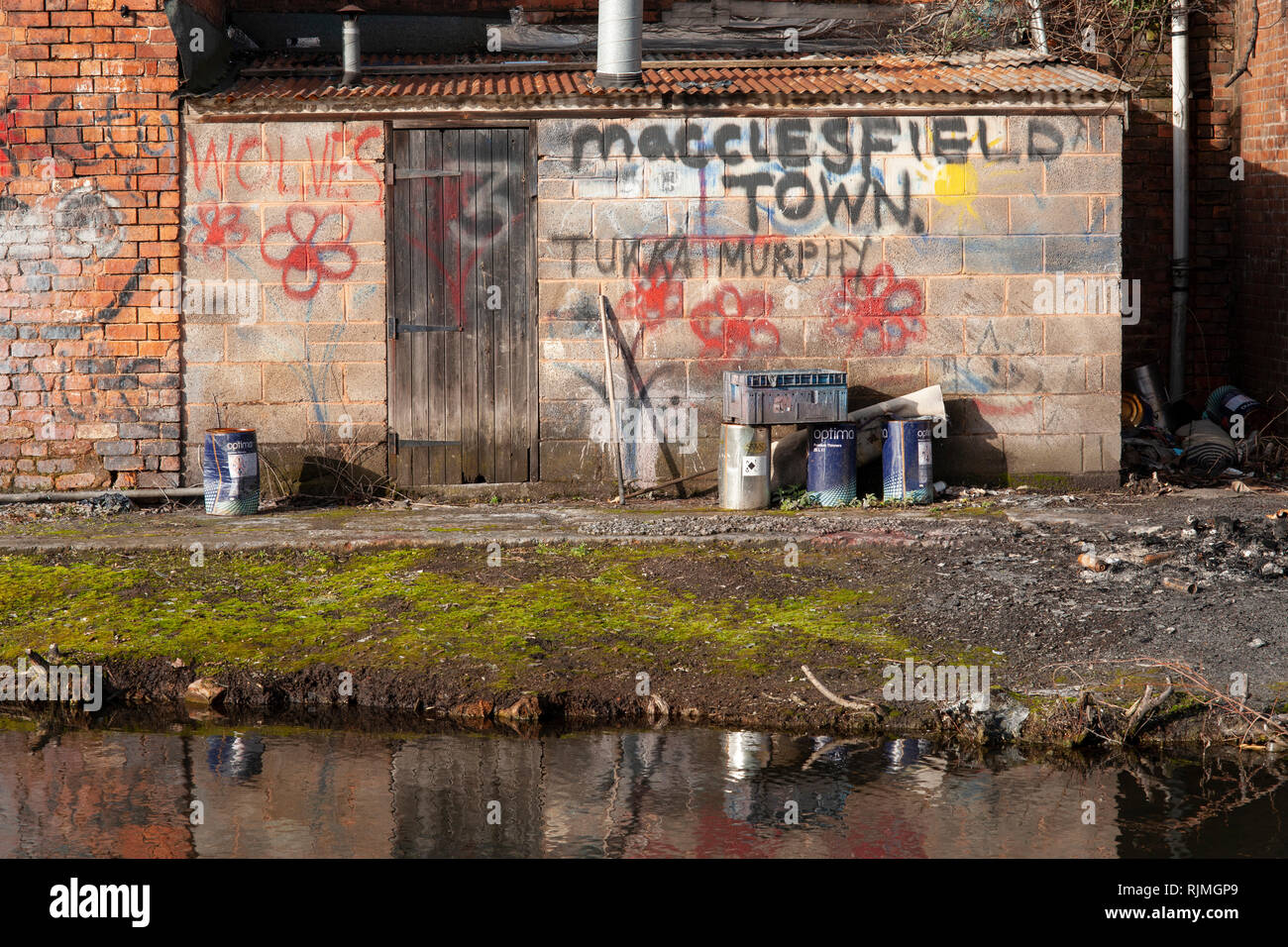 Walsall canal towpath within a short walk of the New Art Gallery ...