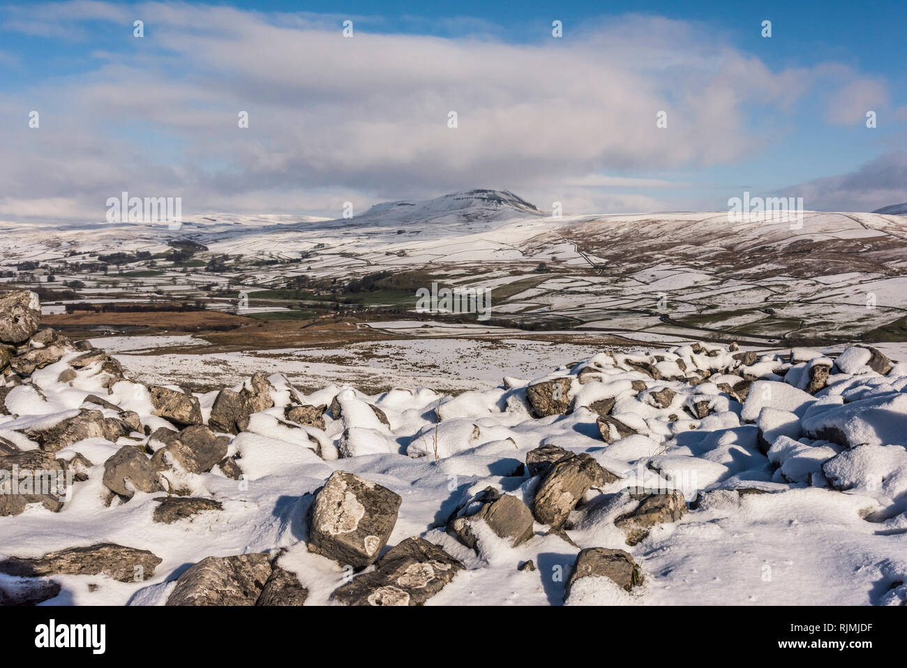 Winter landscape with snow covered scenery from Smearsett Scar in the ...