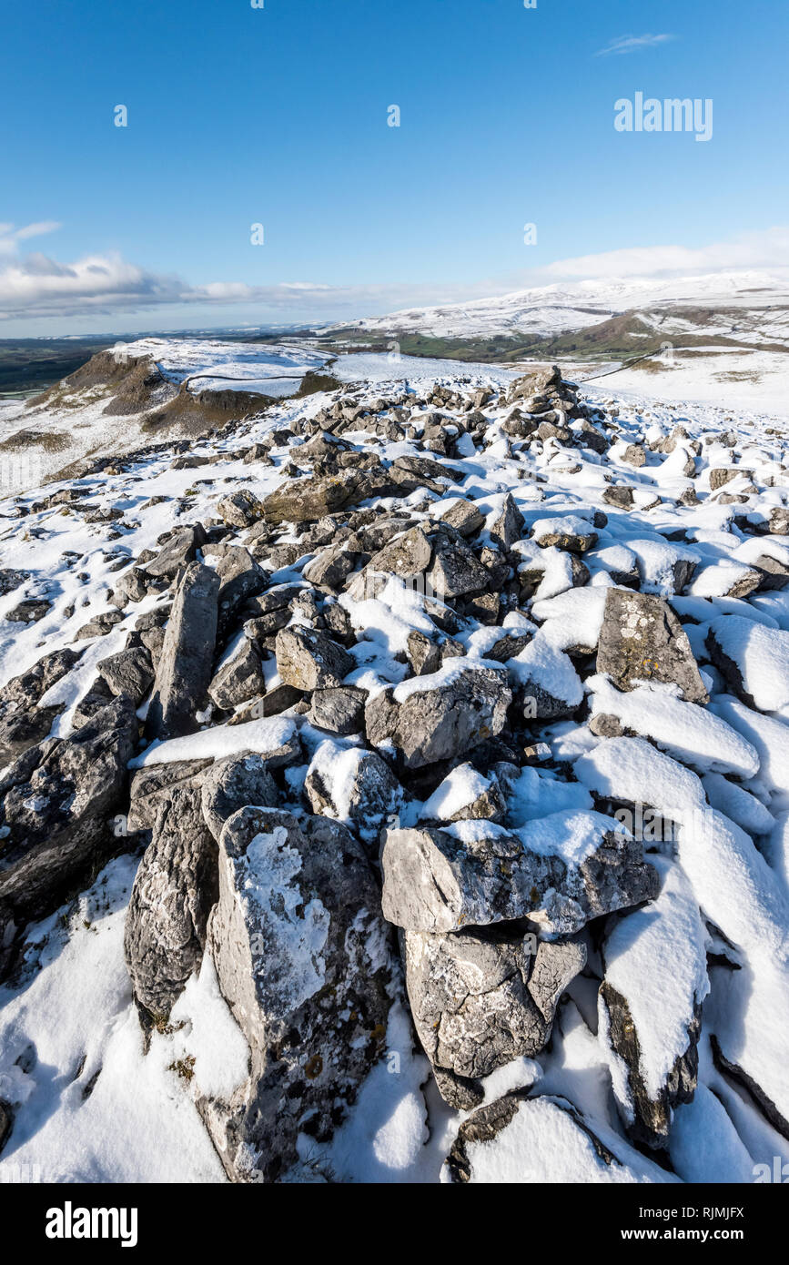 Winter landscape with snow covered scenery from Smearsett Scar in the ...