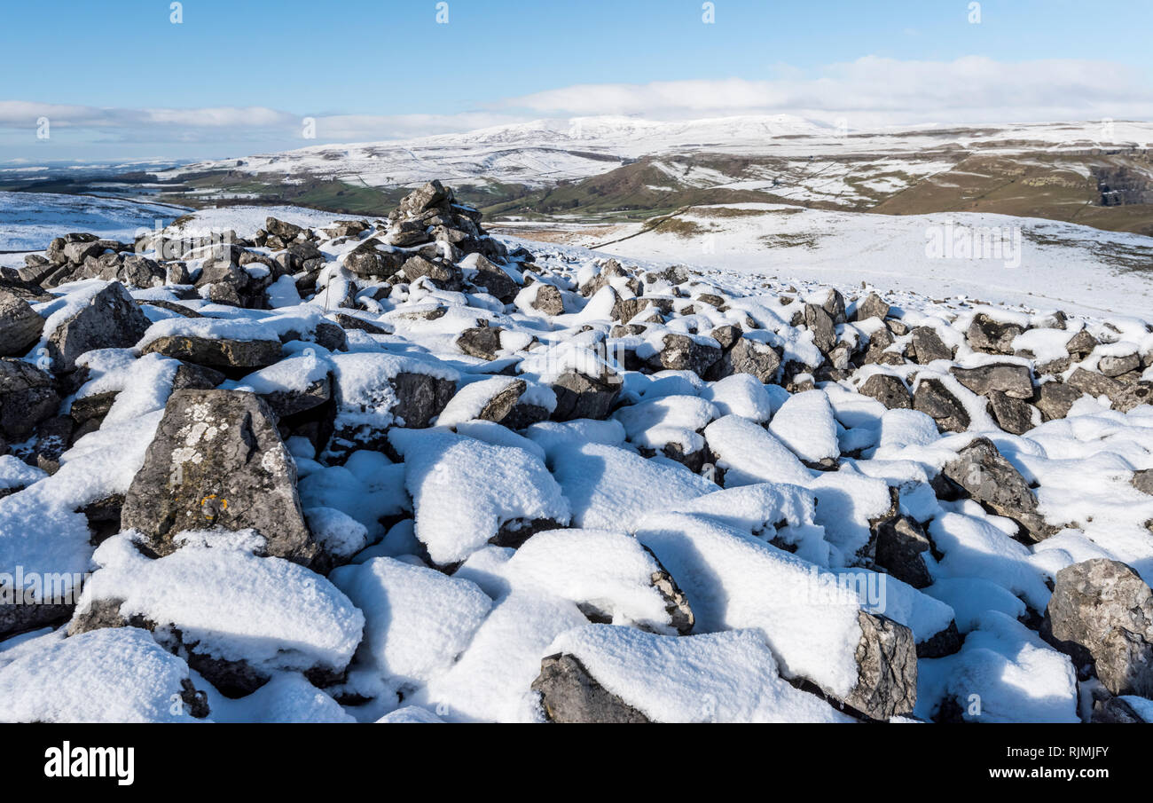 Winter landscape with snow covered scenery from Smearsett Scar in the ...