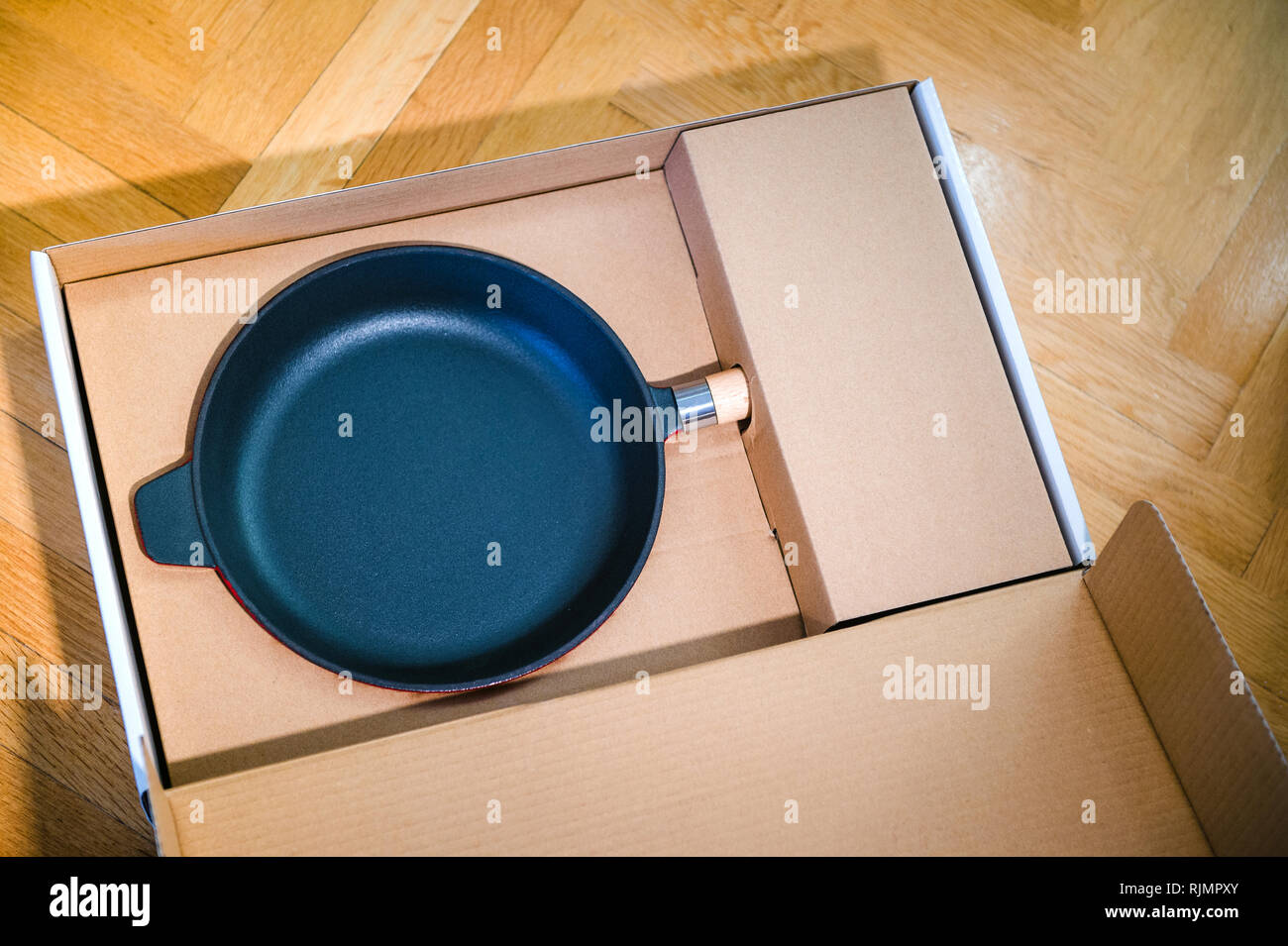 Modernprofessional hi-res stock photography and images - Alamy