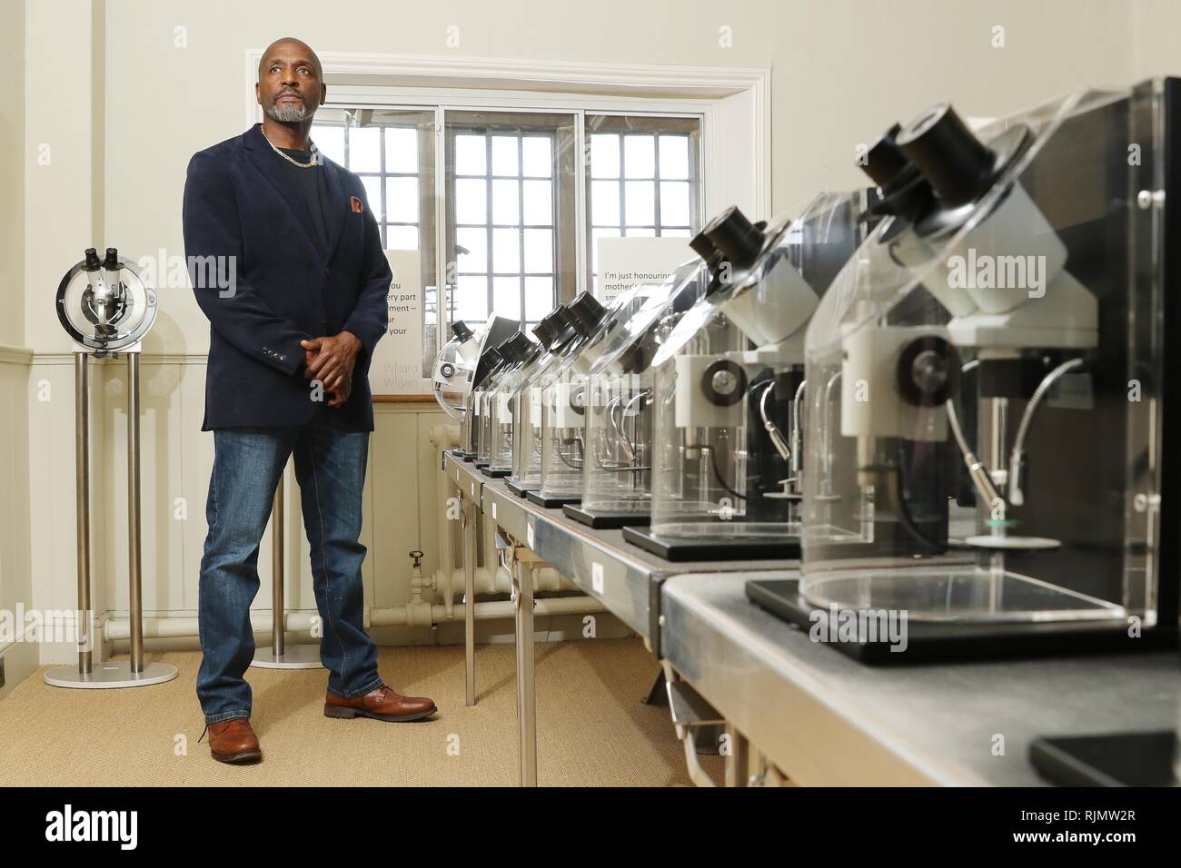 Micro artist Willard Wigan MBE who makes sculptures which fit within ...