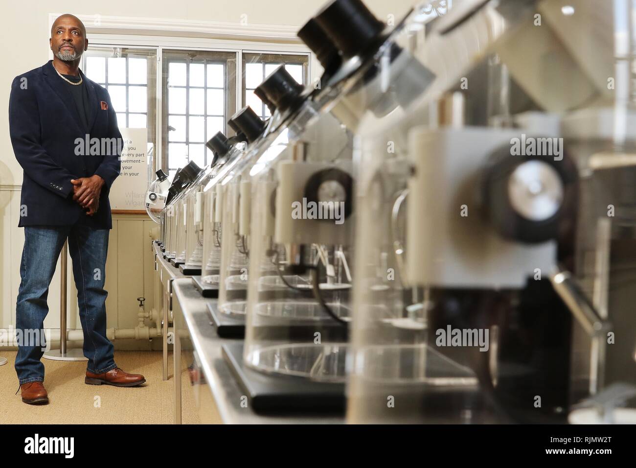 Micro artist Willard Wigan MBE who makes sculptures which fit within ...