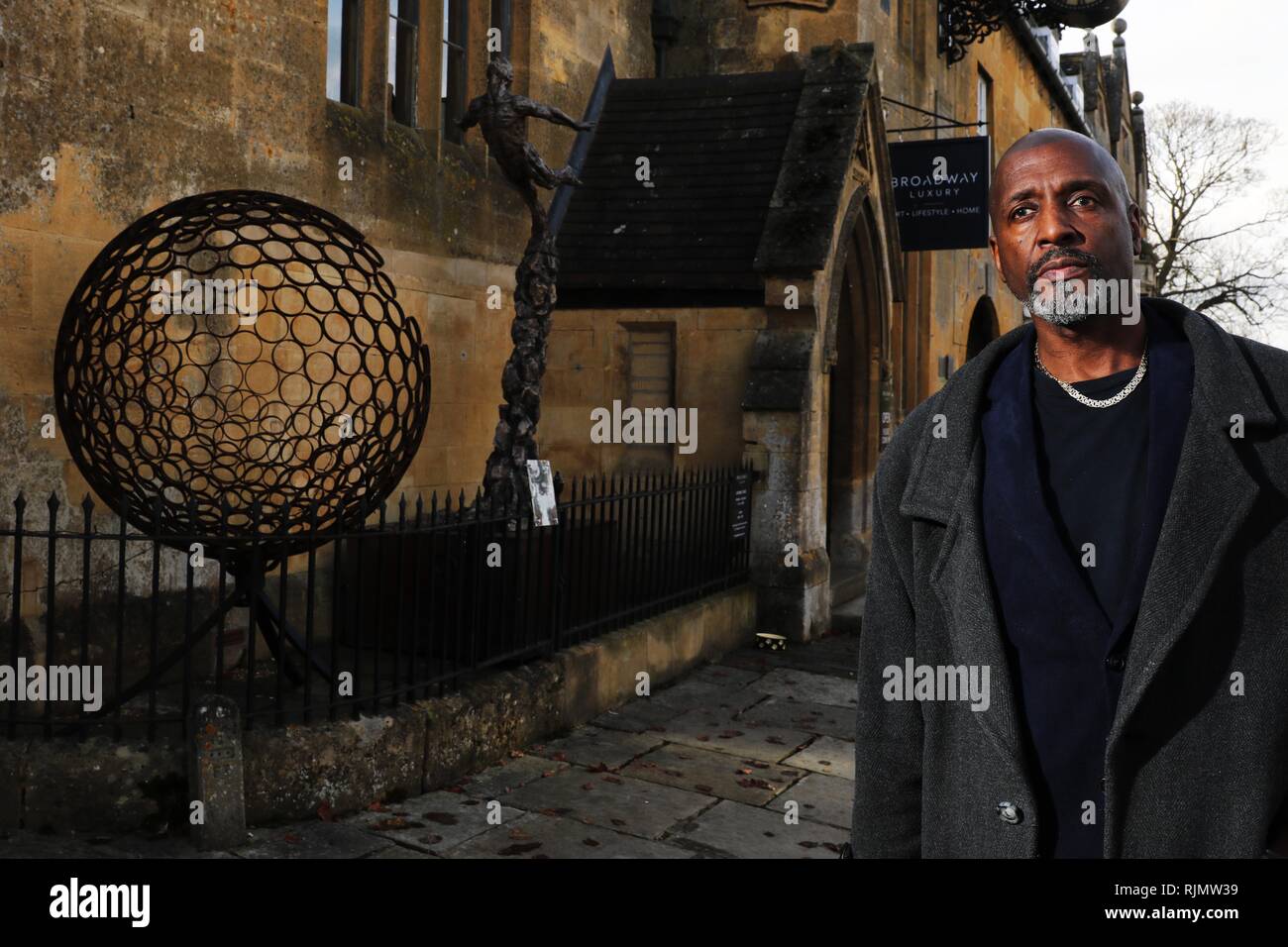 Micro artist Willard Wigan MBE who makes sculptures which fit within ...
