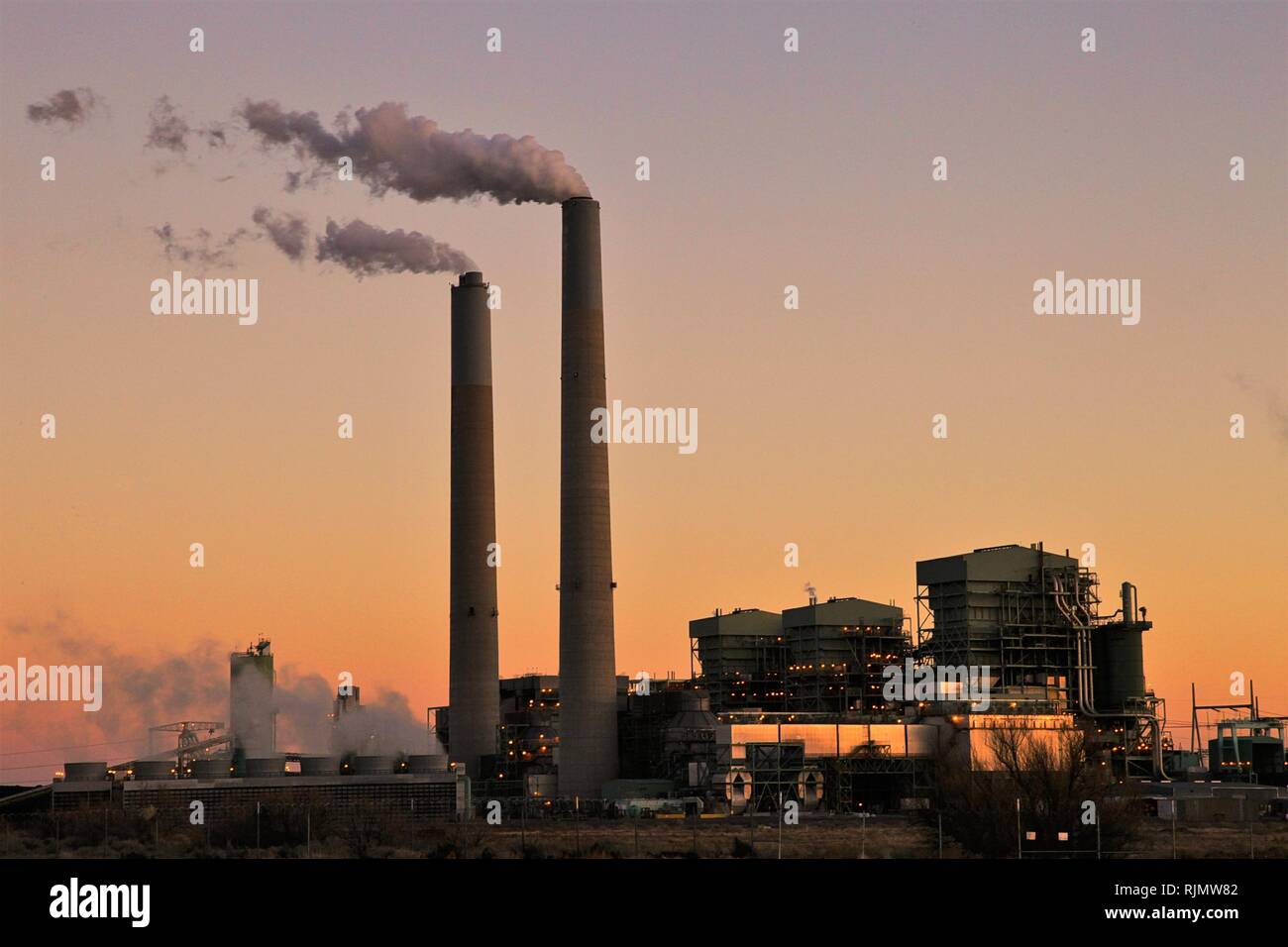 Oil refinery pollution smoke Stock Photo - Alamy