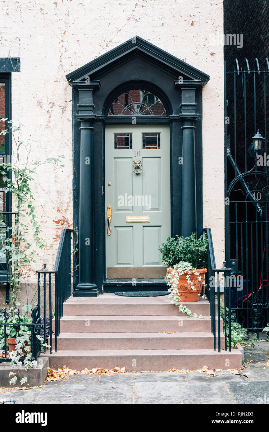 Brooklyn house door hi-res stock photography and images - Alamy