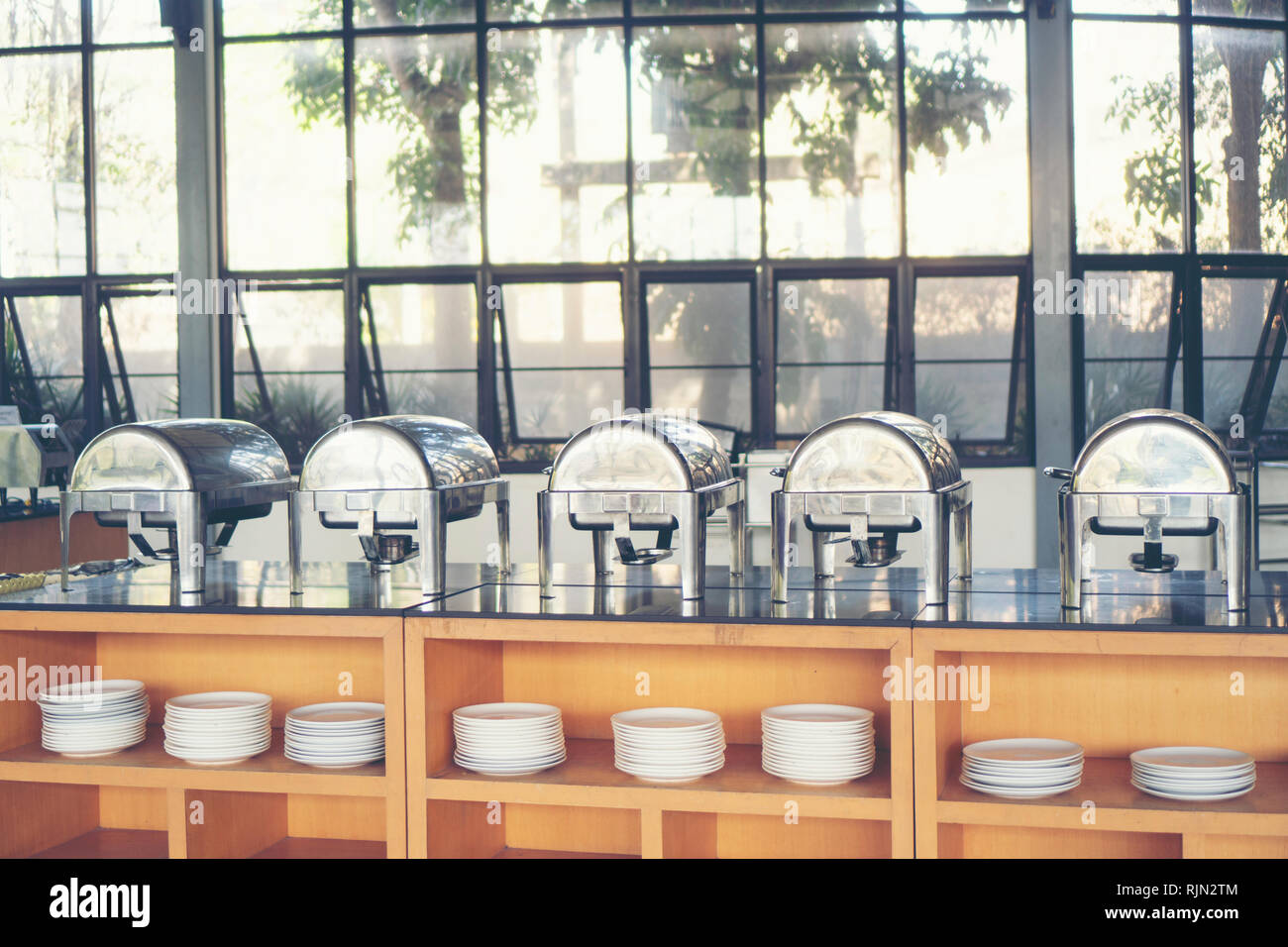 Modern commercial lunch room hi-res stock photography and images - Alamy